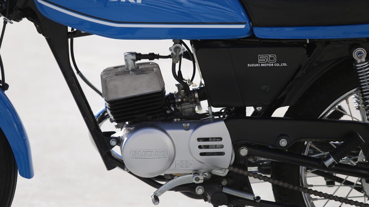 Suzuki RG 50. Ajustar contas com o passado - Moto X
